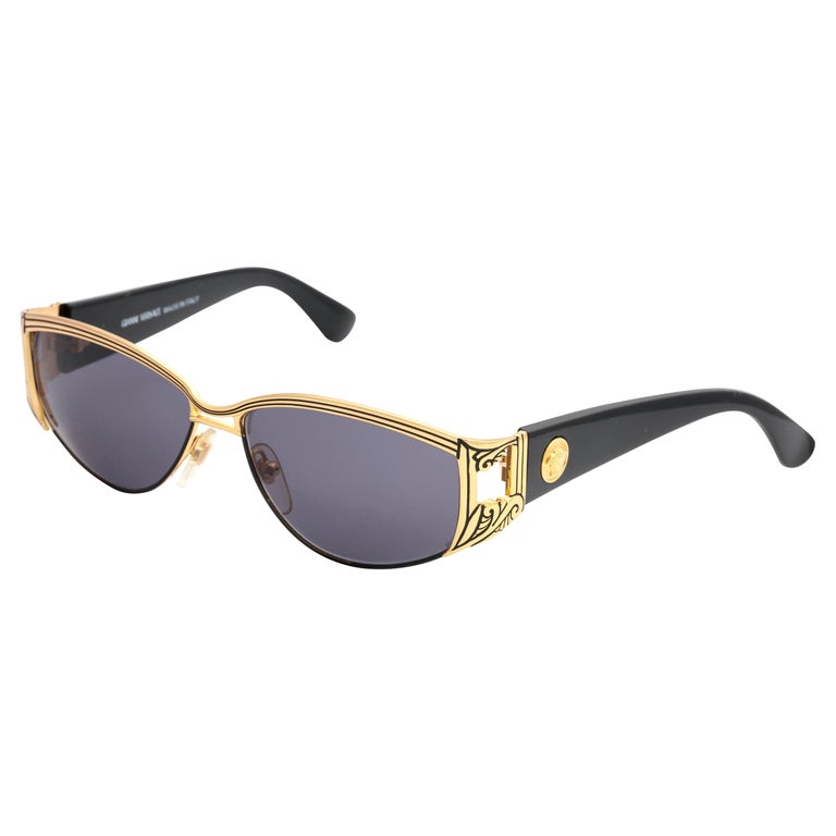 Gianni Versace Vintage Sunglasses Mod S 62 Col 18L For Sale at 1stDibs