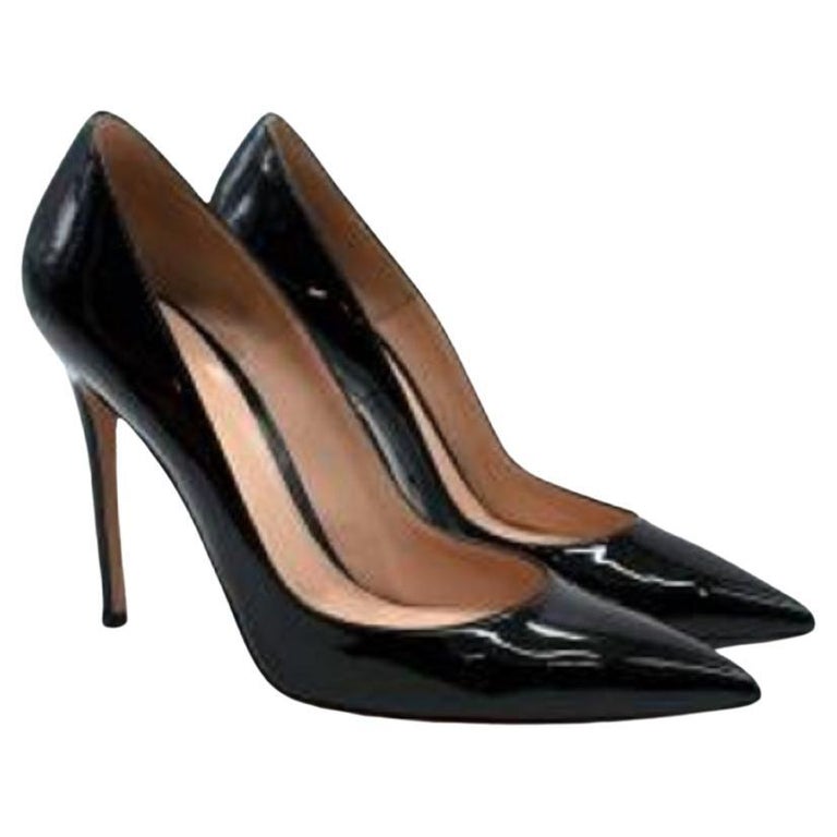 Gianvito Rossi Black Patent Leather Pointed Toe Pumps For Sale at 1stDibs