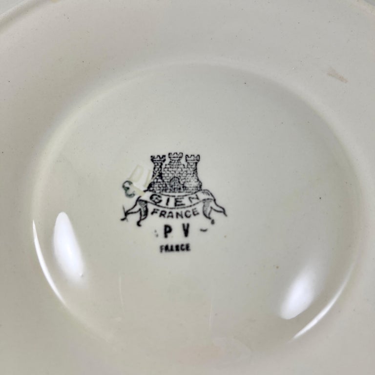 Gien French Faïence Majolica Green and Cream Glazed Artichoke Plate For ...