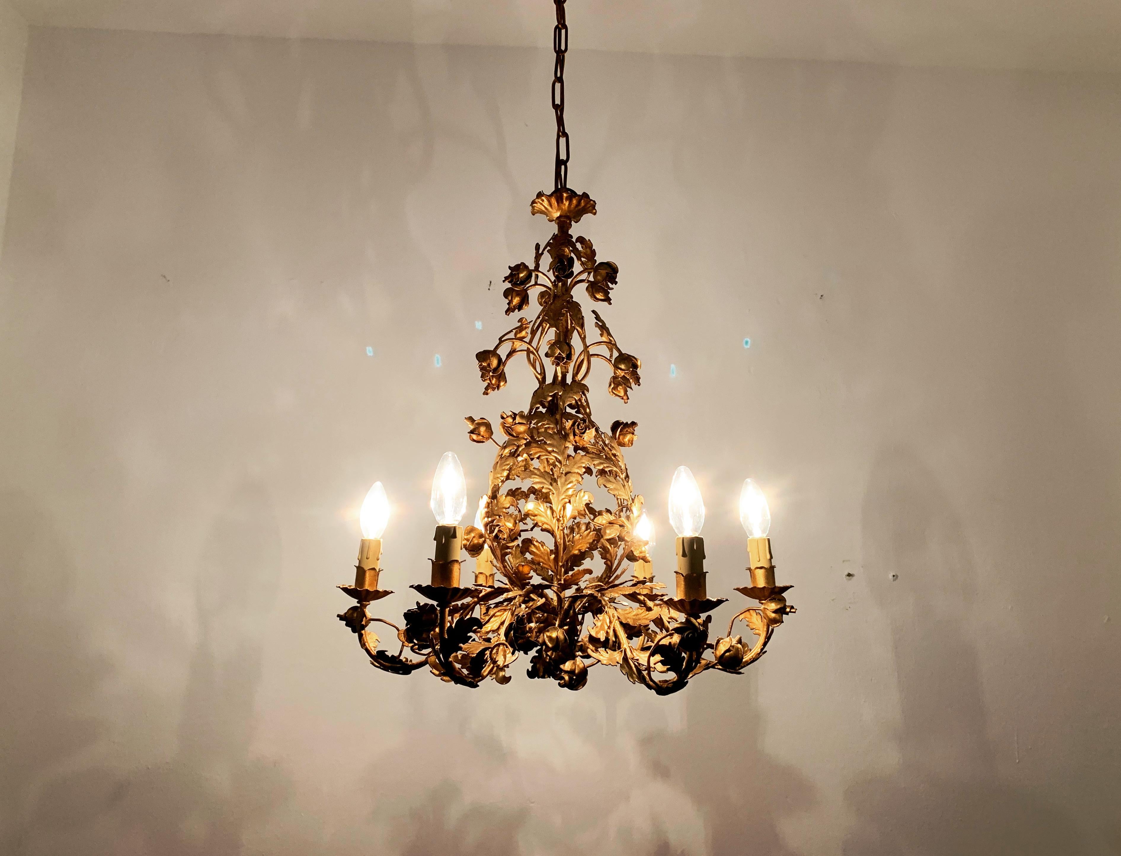 Gilded italian Hollywood Regency chandelier at 1stDibs