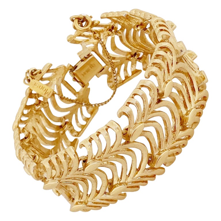 Gilded Textured Wavy Link Bracelet By Monet, 1960s For Sale at 1stDibs