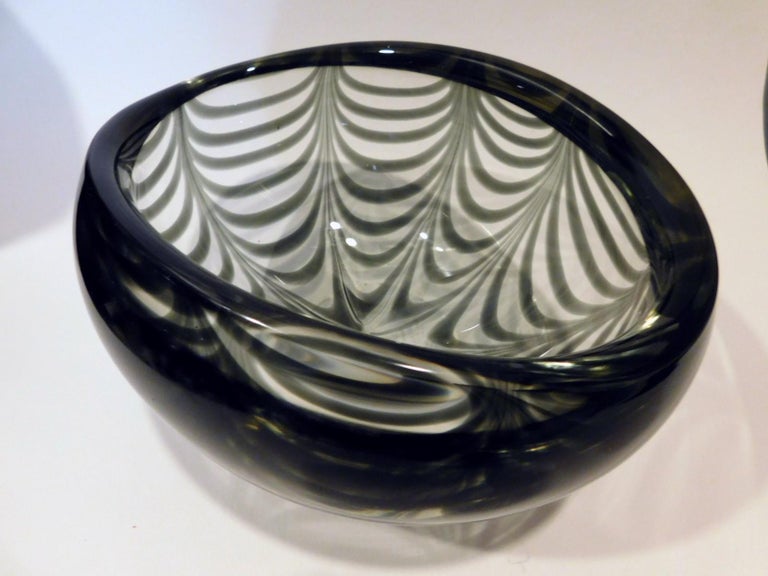 Gino Cenedese Murano Heavy Italian Glass Centerpiece Bowl, 1982 For Sale at 1stDibs