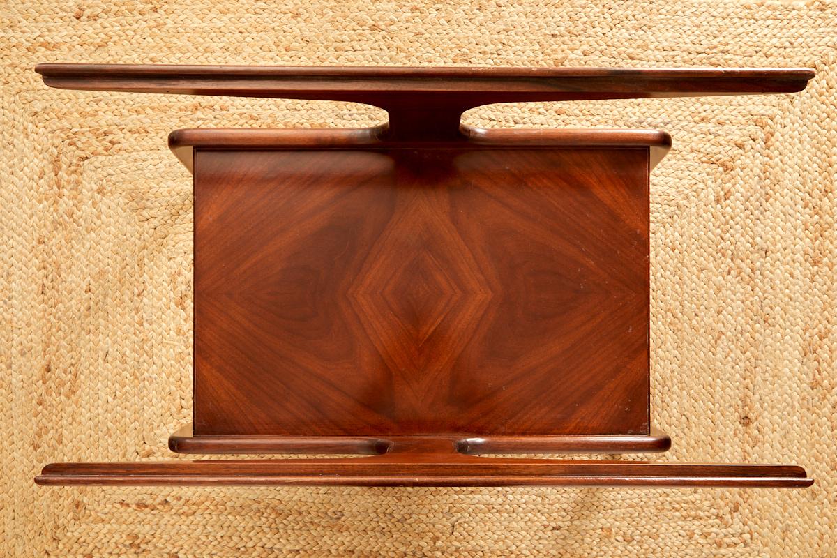 Gio Ponti coffee table, mahogany and glass, circa 1960, Italie. For ...