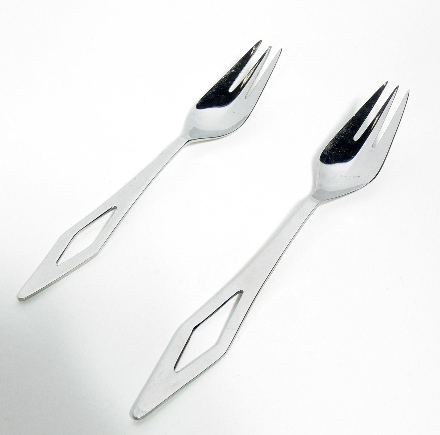 Gio Ponti Modernist "Domus" Pattern Flatware, Service for Ten at 1stDibs