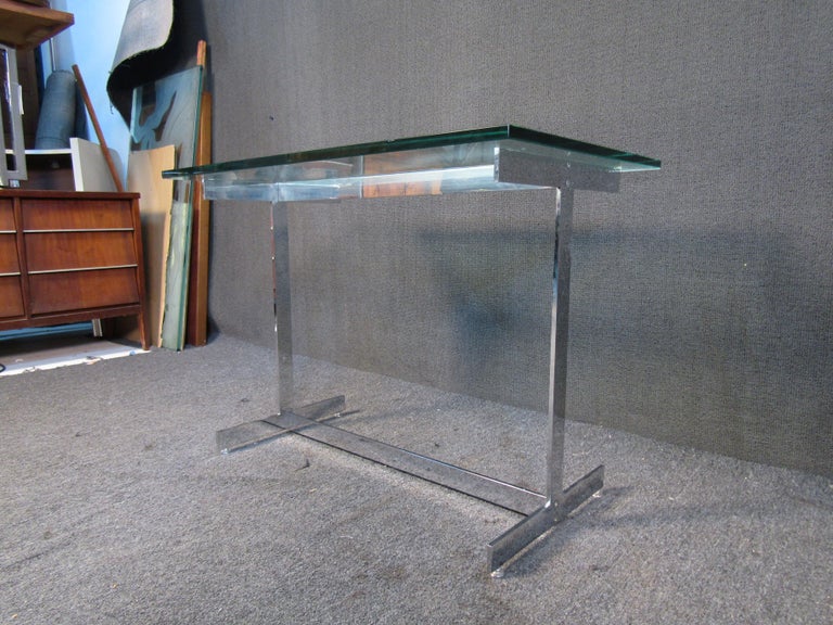 Glass and Chrome Side Table in the Style of Milo Baughman For Sale at ...