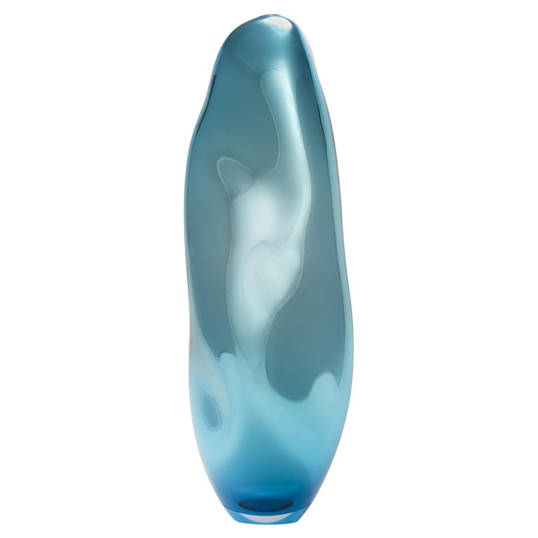 Glas und Metall in Türkis, eine reflektierende Aqua-Glas-Skulptur von ...