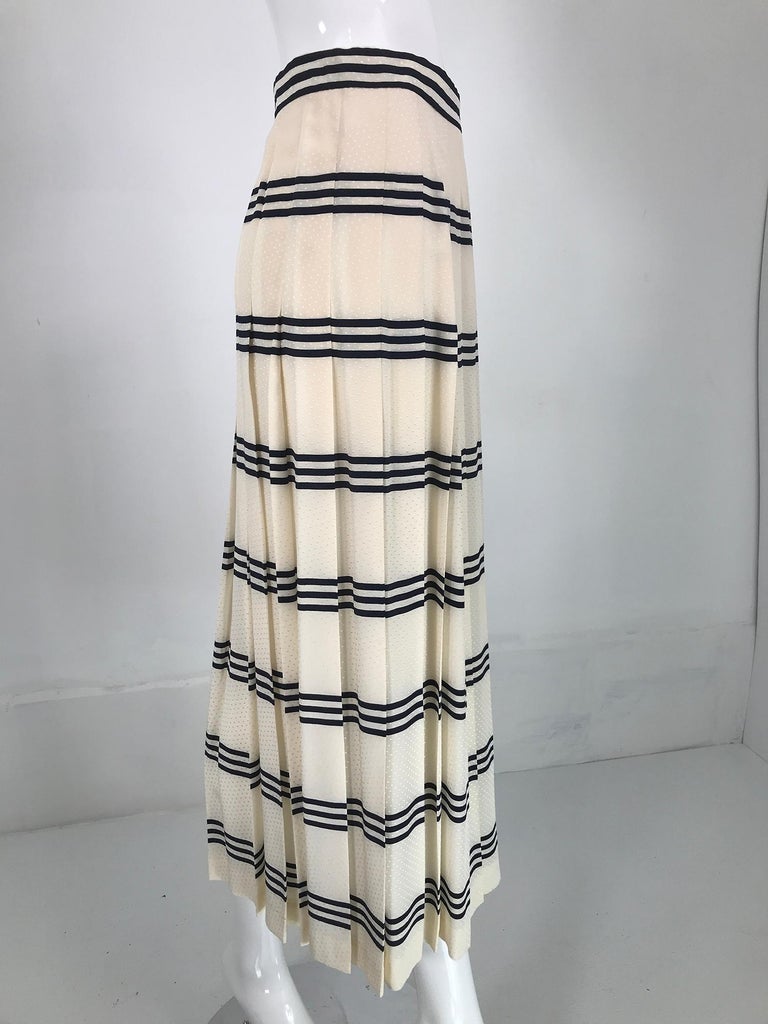 Gloria Sachs Cream and Black Horizontal Stripe Silk Jacquard Pleated ...