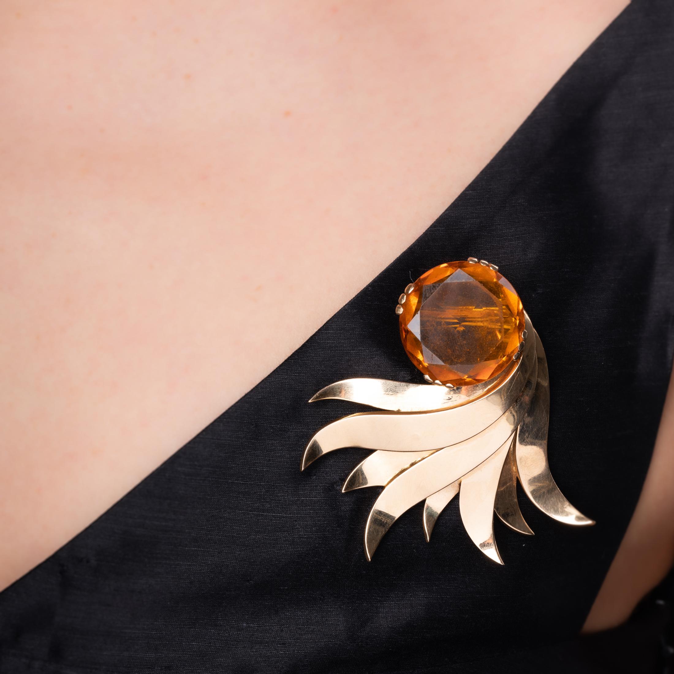 Gold and Citrine French Vintage Brooch For Sale at 1stDibs