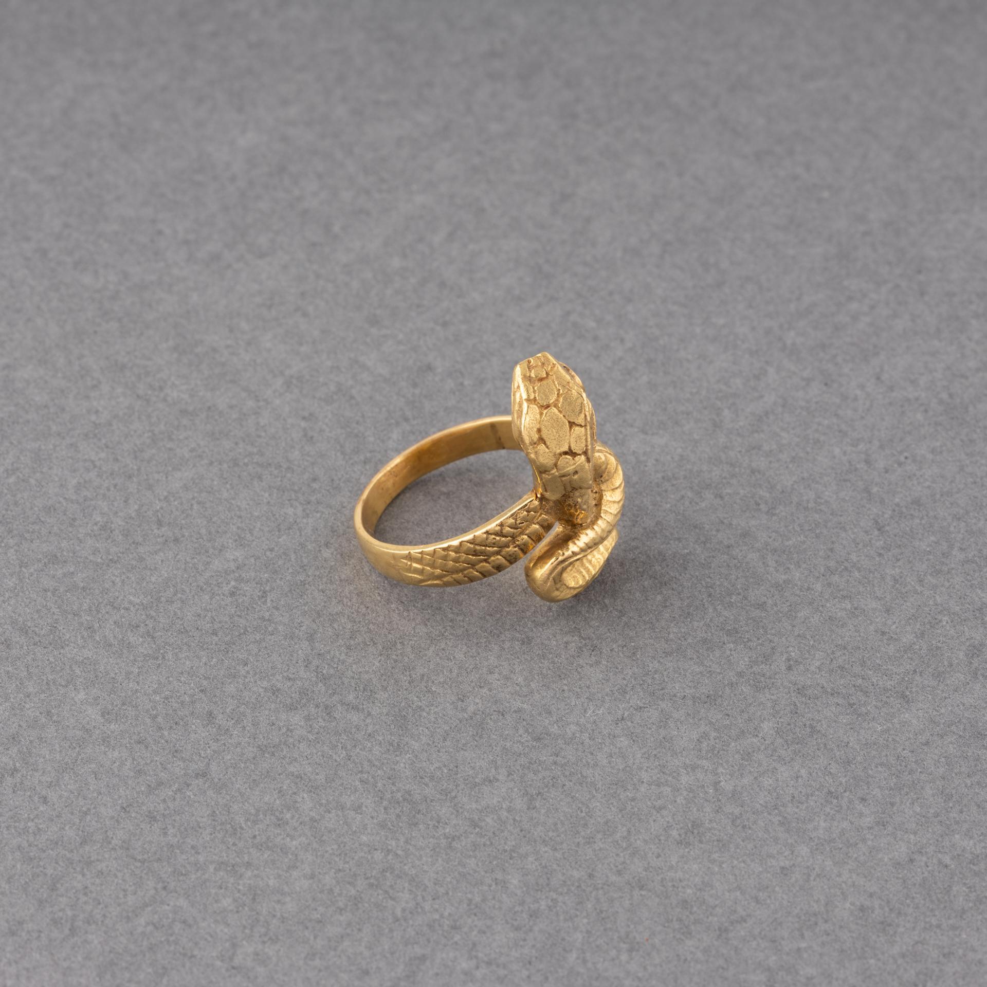 Gold and Ruby Vintage Snake Ring For Sale at 1stDibs