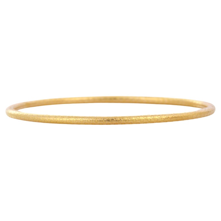 Simple Gold Bangle in 18 Karat Solid Yellow Gold For Sale at 1stDibs