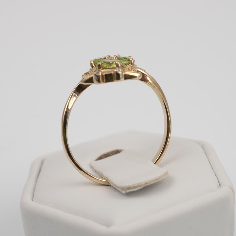 Gold Bee Insect Fashion Ring with Peridot and Diamonds For Sale at 1stdibs