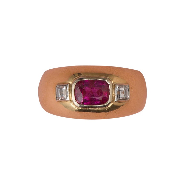 Gold Flush Set Ring with Diamond and Ruby For Sale at 1stDibs