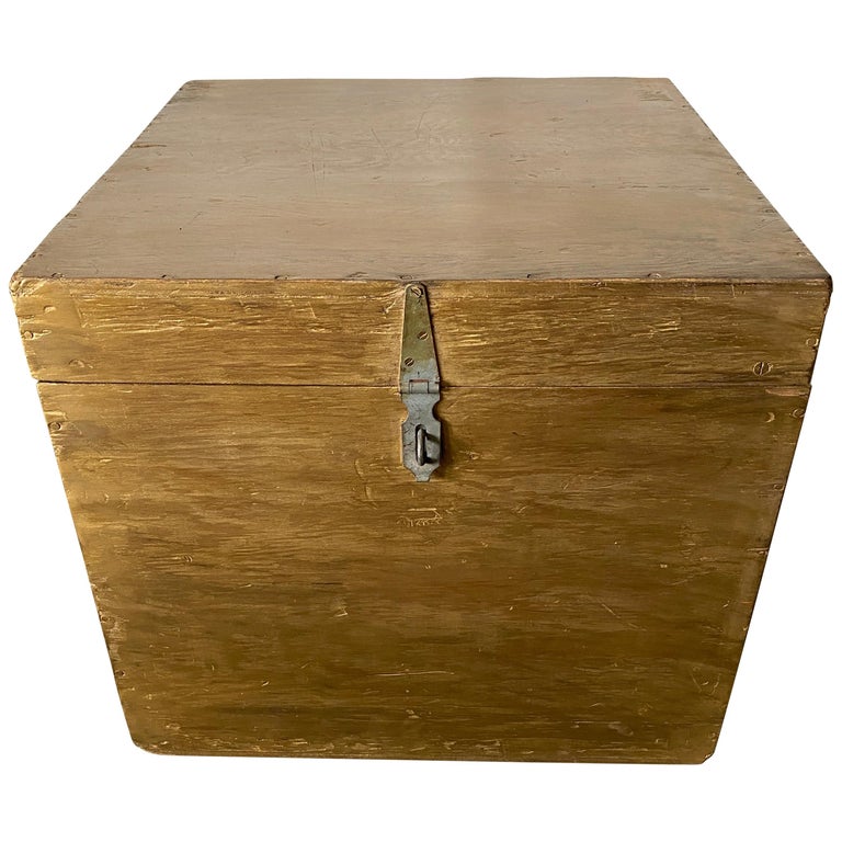 Gold Gilt Trunk or Box Table For Sale at 1stDibs