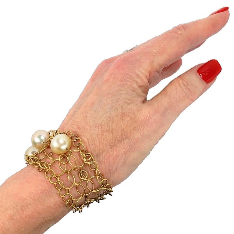 Gold Interlocking Wire Link Bracelet with Pearls For Sale at 1stDibs