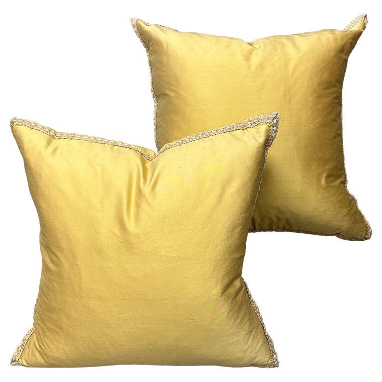 Gold Italian Pure Silk Pillows For Sale at 1stDibs