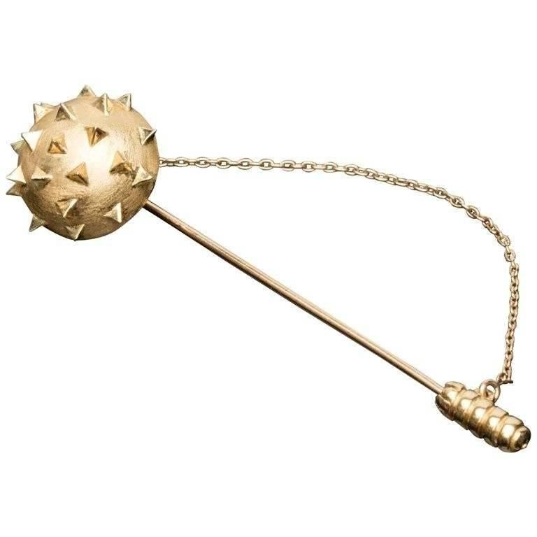 Gold Mace Collar Pin For Sale at 1stDibs