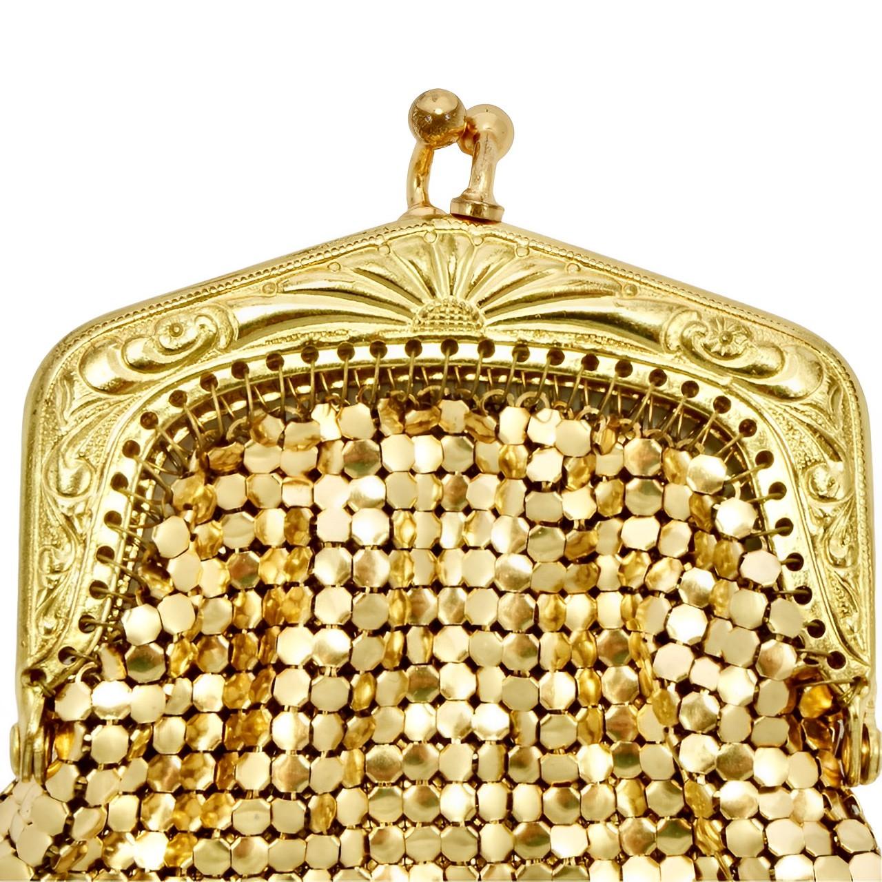 Gold Mesh Purse with Embossed Art Deco Design Frame For Sale at 1stDibs