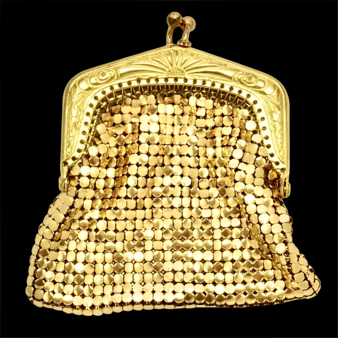 Gold Mesh Purse with Embossed Art Deco Design Frame For Sale at 1stDibs