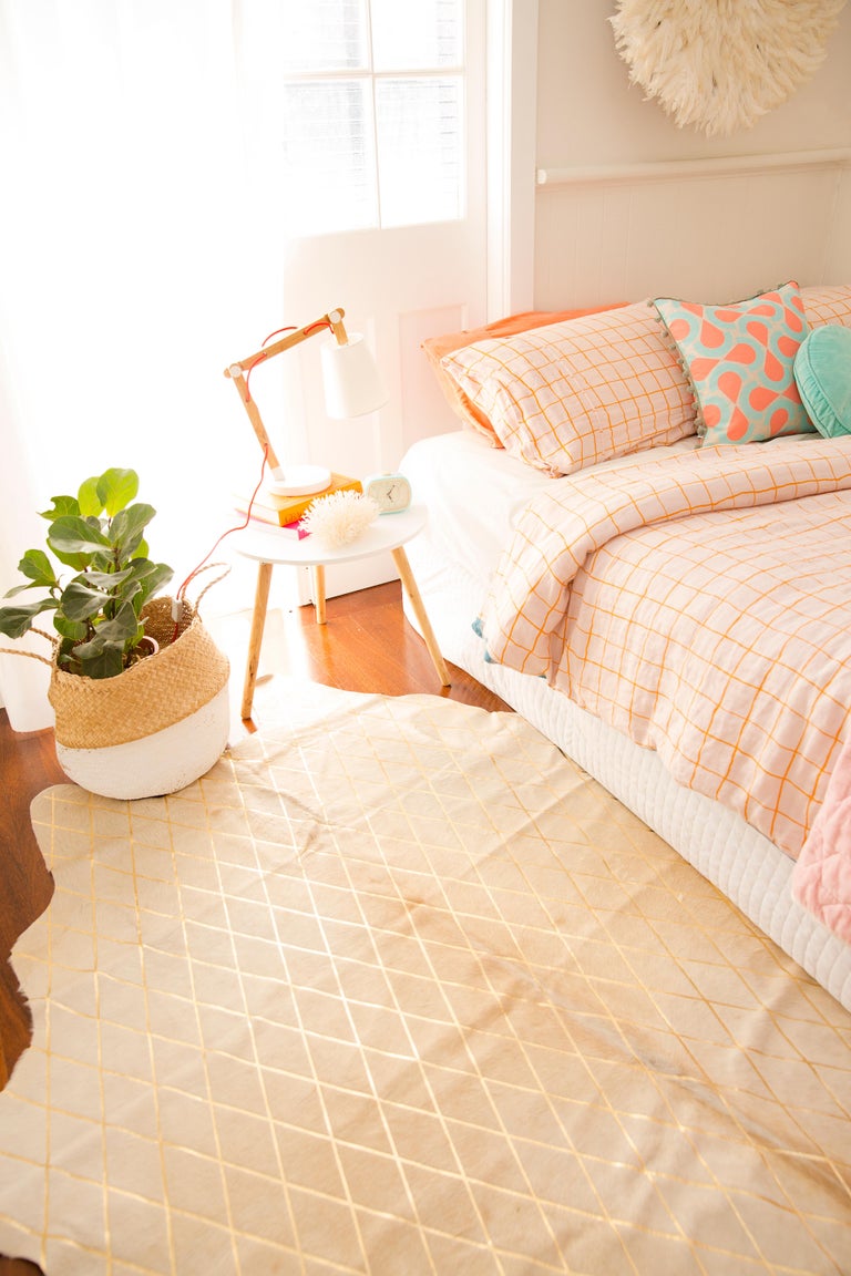 Gold Metallic Diamond Pattern Caramel Cowhide Rug, Large For Sale at ...