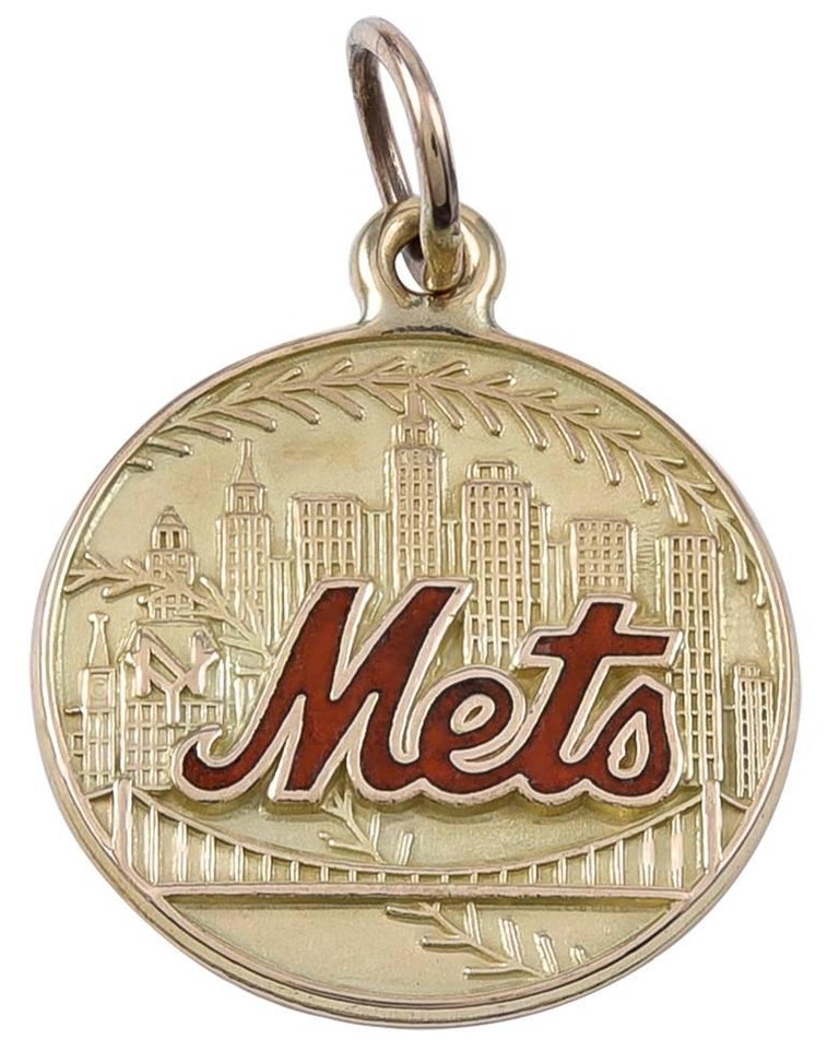 Gold NY Mets Skyline Charm For Sale (Free Shipping) at 1stDibs | ny ...