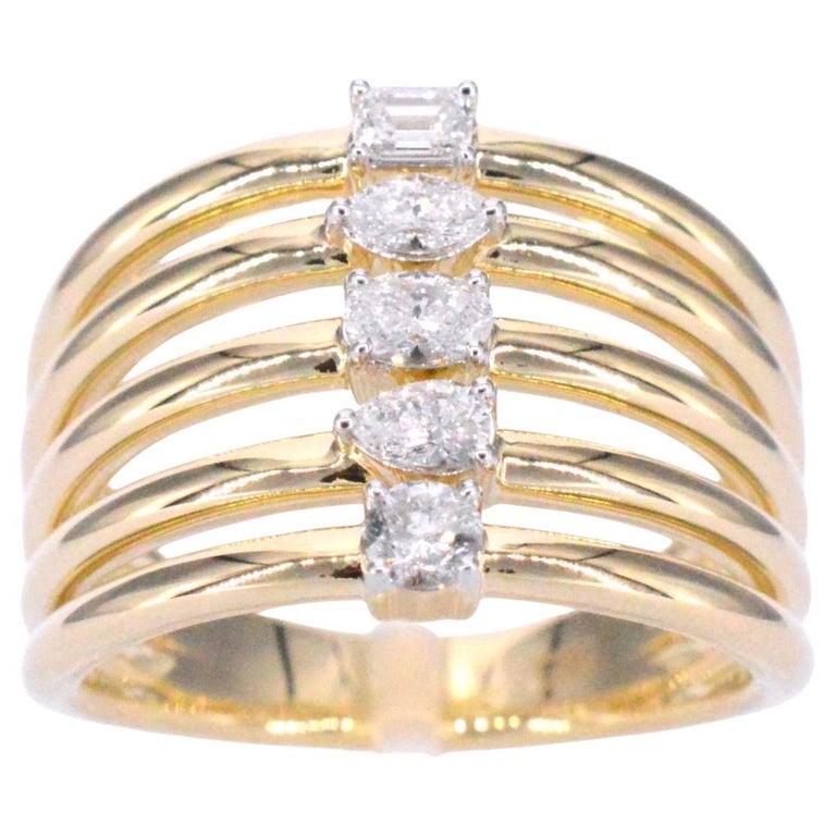 Gold ring with 5 special diamonds For Sale at 1stDibs