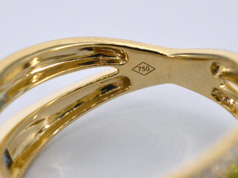 Gold ring with diamonds and multicolour sapphires For Sale at 1stDibs