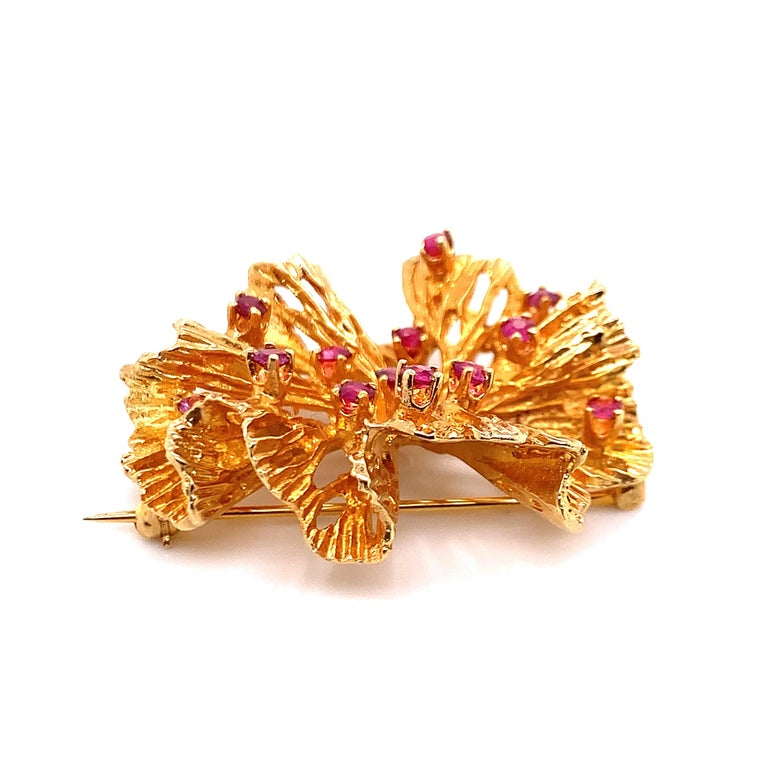 Gold Ruby Brooch For Sale at 1stDibs