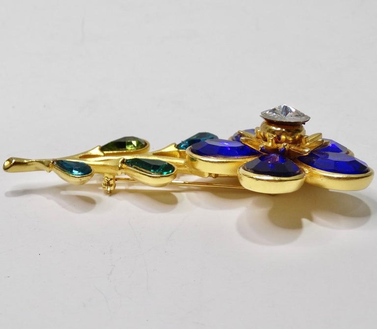 Gold Synthetic Stone Flower Brooch For Sale at 1stDibs