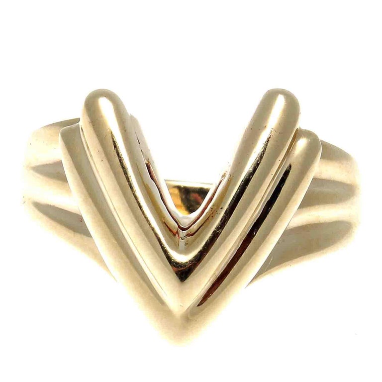 Gold V Ring For Sale at 1stDibs
