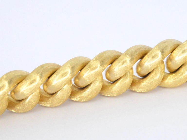 Golden 18 Karat Chain Link Bracelet For Sale at 1stDibs