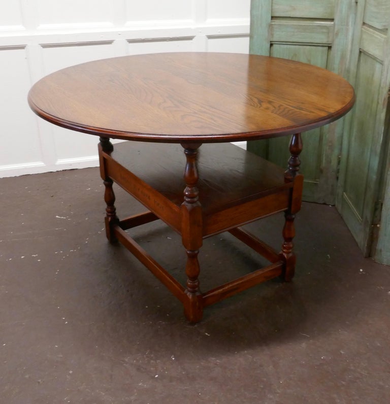 Golden Oak Monks Bench, Settle Metamorphic Hall Table For Sale at 1stDibs