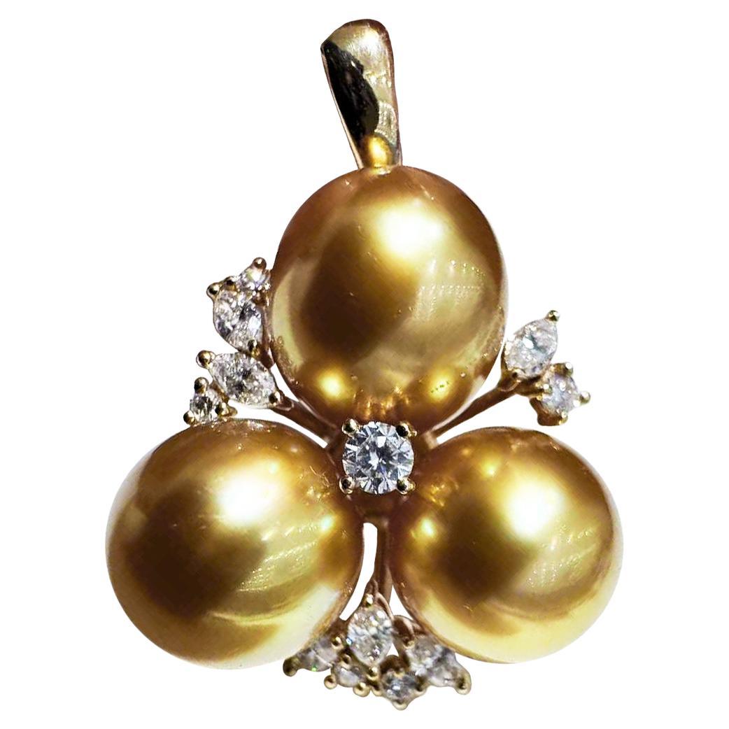 Golden Radiance – Solar Heart Pendant For Sale at 1stDibs
