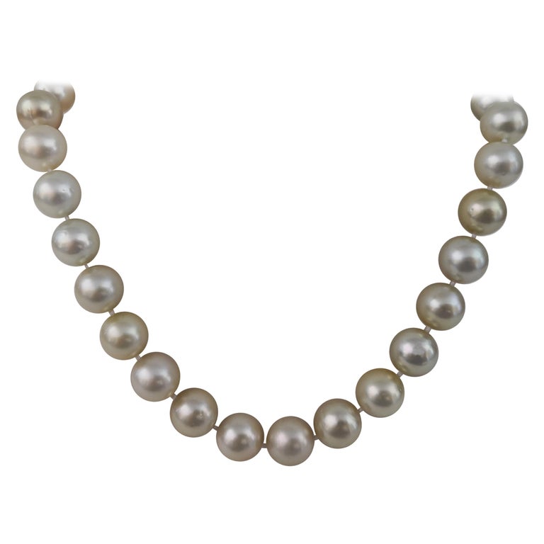 Golden South Sea Pearl Round Shape 12.5-15 mm Natural Colour, 18 Karat ...