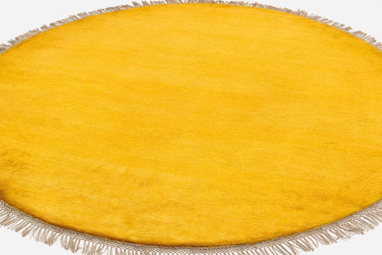 Golden Yellow Solid Silk Round Area Rug with Wild Nettle Fringe For ...