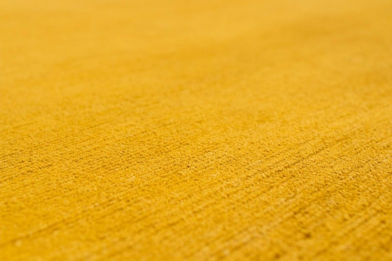 Golden Yellow Solid Silk Round Area Rug with Wild Nettle Fringe For ...