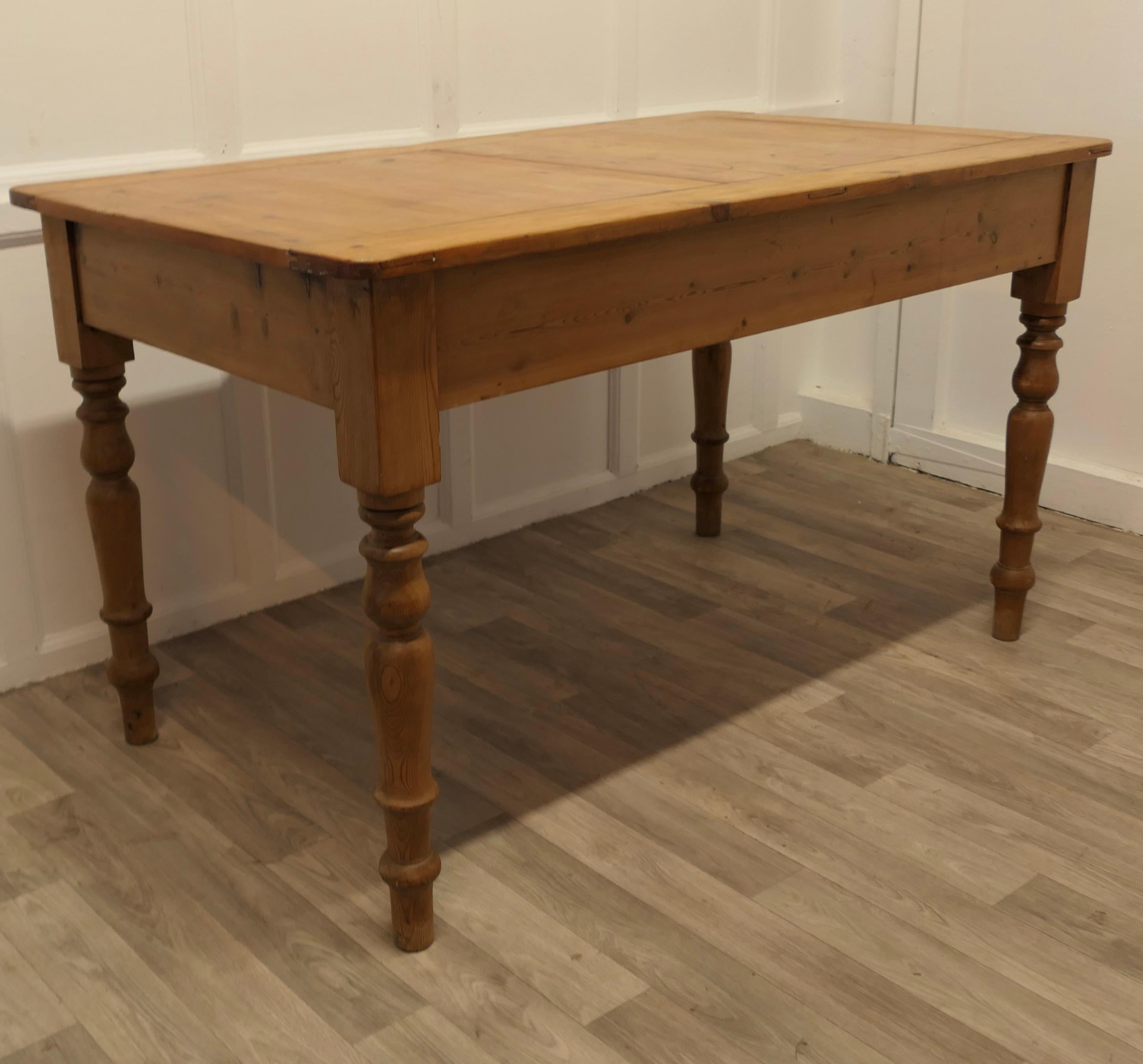 Good sturdy Pine Farmhouse Kitchen Table A good Farmhouse table For ...