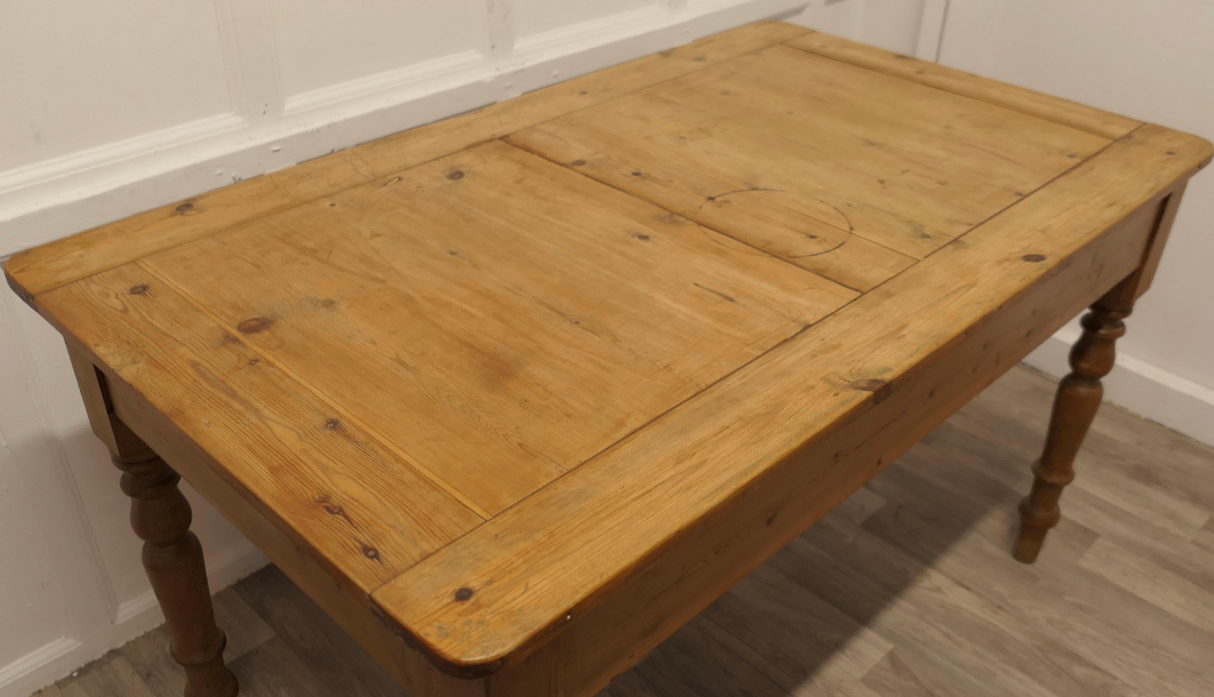 Good sturdy Pine Farmhouse Kitchen Table A good Farmhouse table For ...