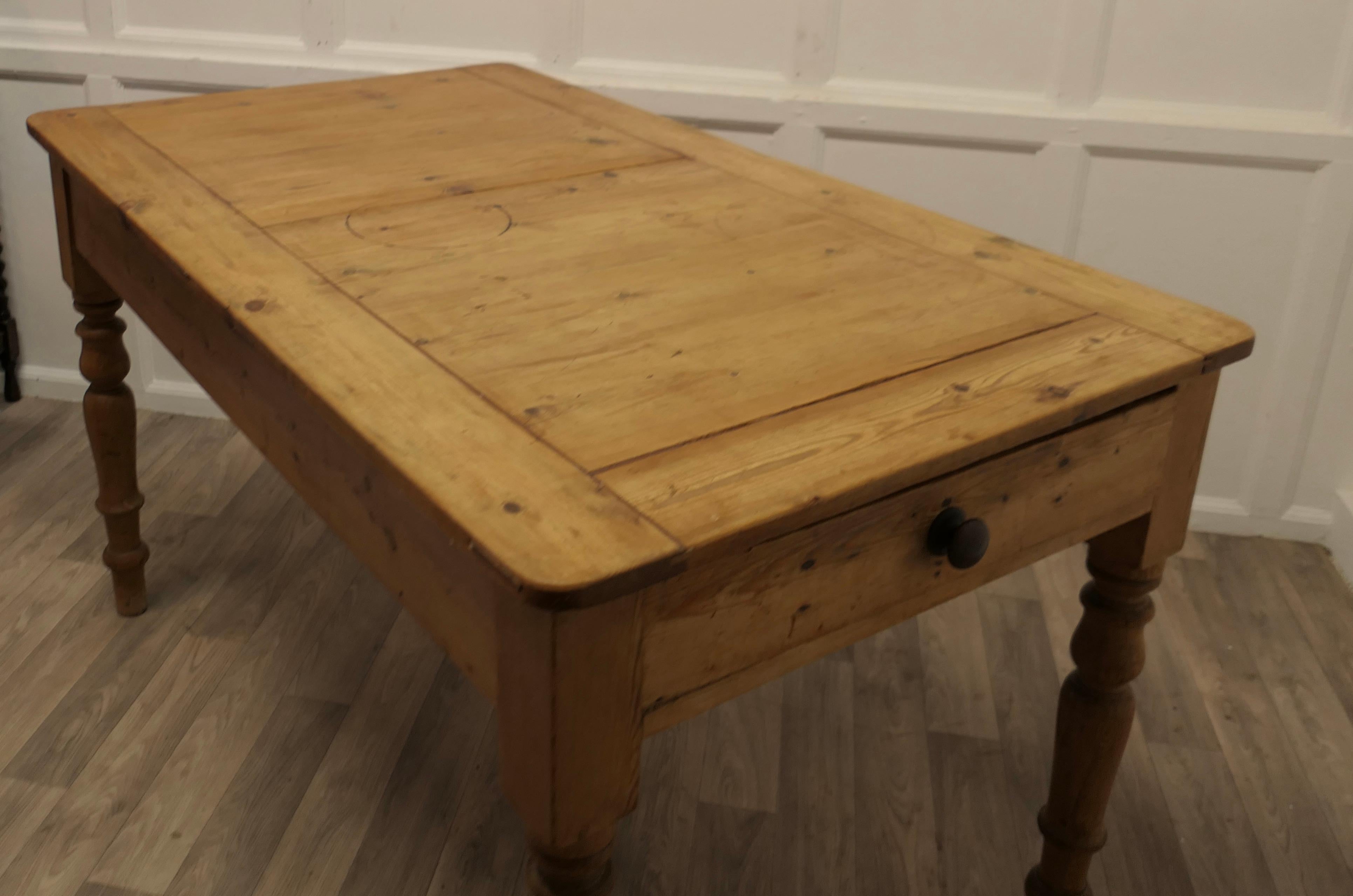 Good sturdy Pine Farmhouse Kitchen Table A good Farmhouse table For ...