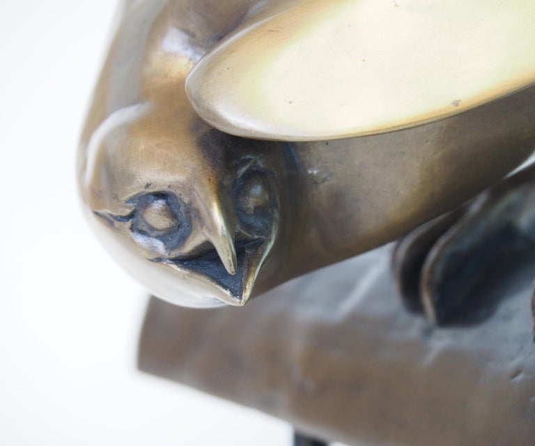 Gordon Gund - Food or Foe 4/8 (Bronze, bird of prey, red-tailed hawk ...