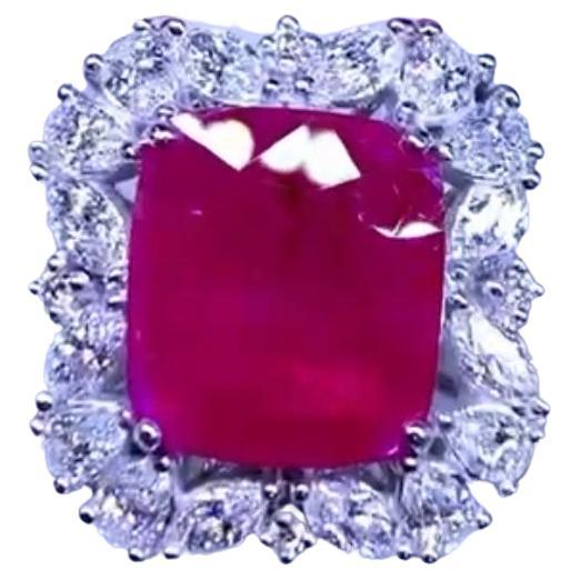 Stunning 5 Carats of Burma Ruby and Diamonds on Ring For Sale at 1stDibs