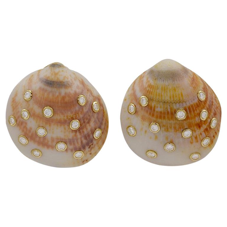 Gorgeous 18 Karat Yellow Gold with 1.10 Carat Diamond and Sea Shell ...