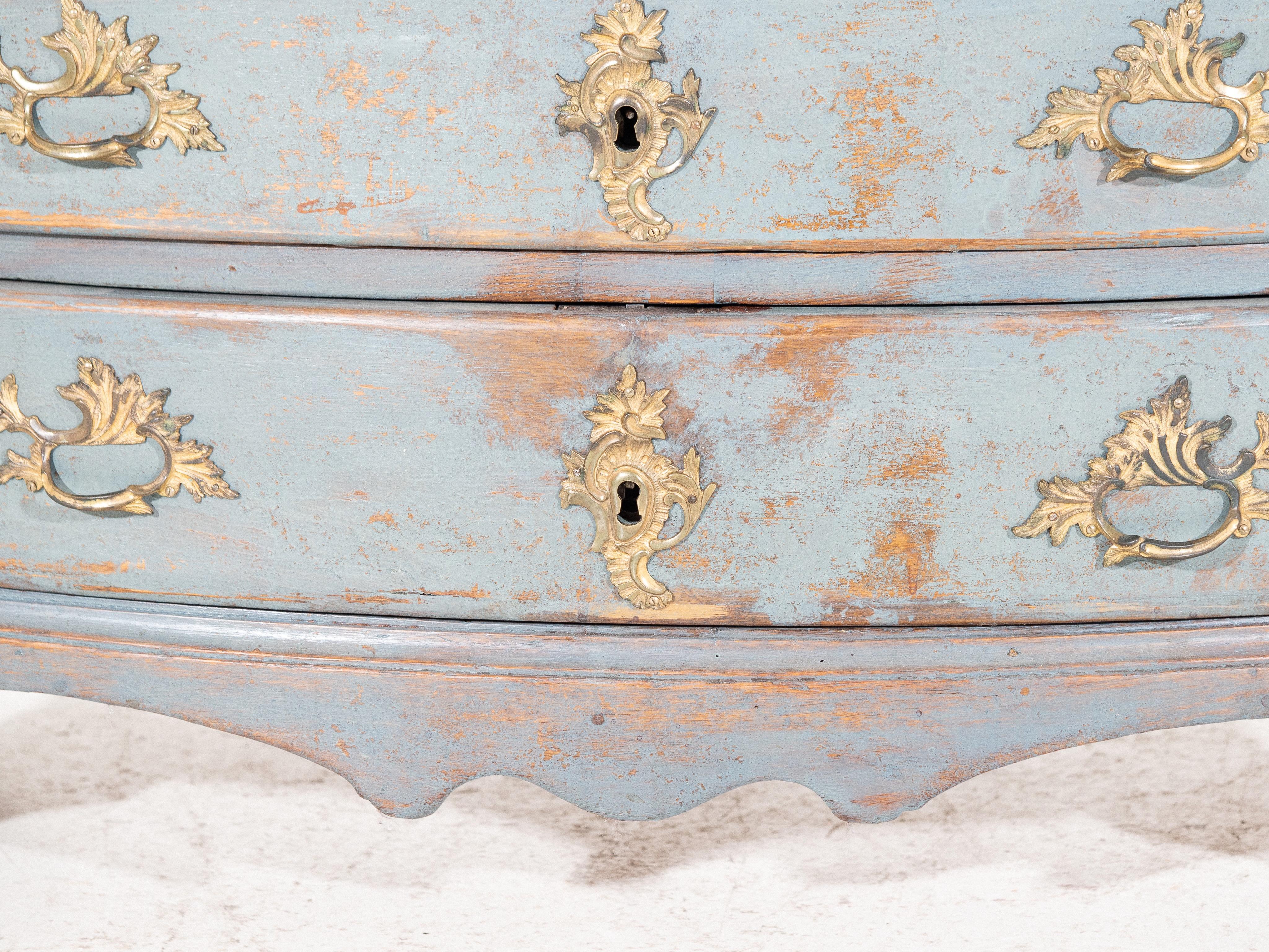 Gorgeous Baroque chest with curved front, 18th C. For Sale at 1stDibs