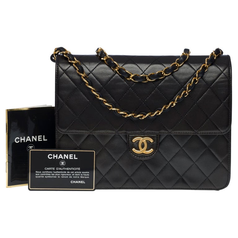 Gorgeous Chanel Classic shoulder flap bag in black quilted lambskin ...
