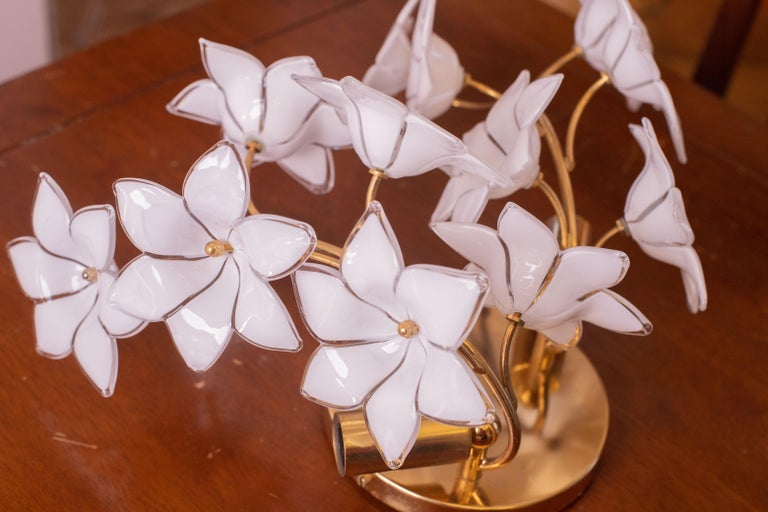Gorgeous Murano Wall Sconce with White Flowers, 1970s For Sale at 1stDibs