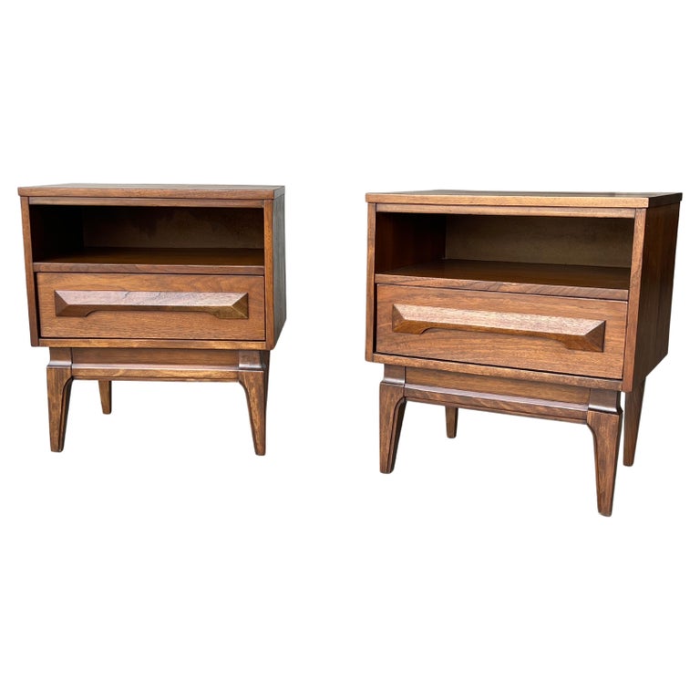 Gorgeous Pair Walnut Mid-Century Modern Nightstands at 1stDibs