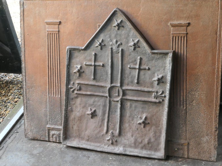 French Gothic Arms Fireback For Sale at 1stDibs