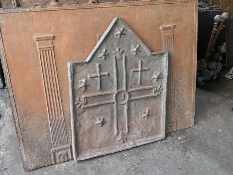 French Gothic Arms Fireback For Sale at 1stDibs