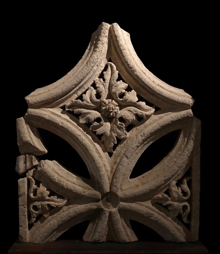 Gothic Limestone balustrade For Sale at 1stDibs