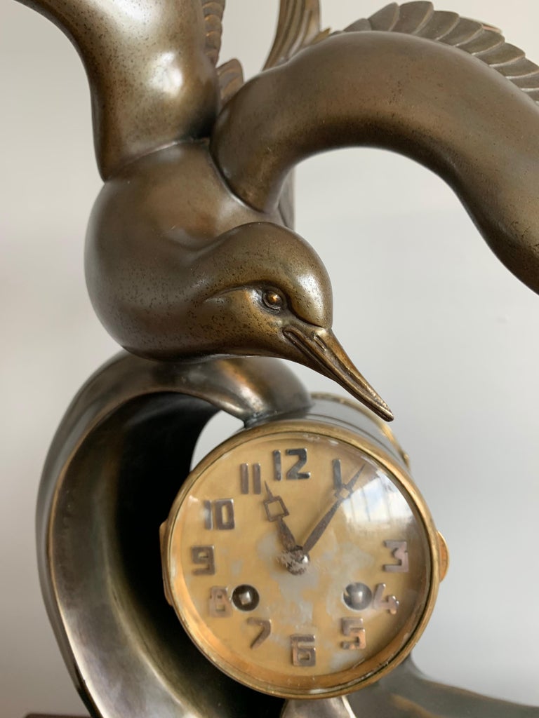 Graceful Art Deco Table / Mantel Clock w Large Stylized Swallow Bird ...