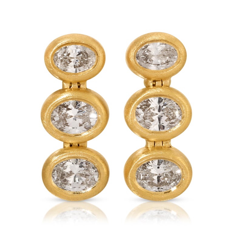 Graduated Oval Diamonds Drop Earrings in 18k Matte Yellow Gold For Sale ...
